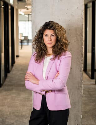 Lisa Duarte Makes Her Own Success - Hispanic Executive