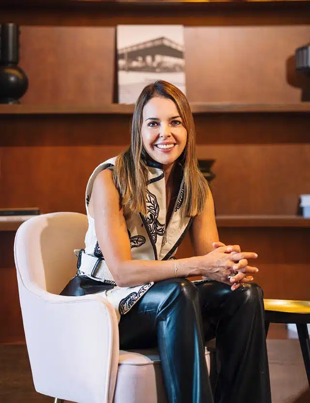 Evelyn González Will Never Stop Being Curious - Hispanic Executive