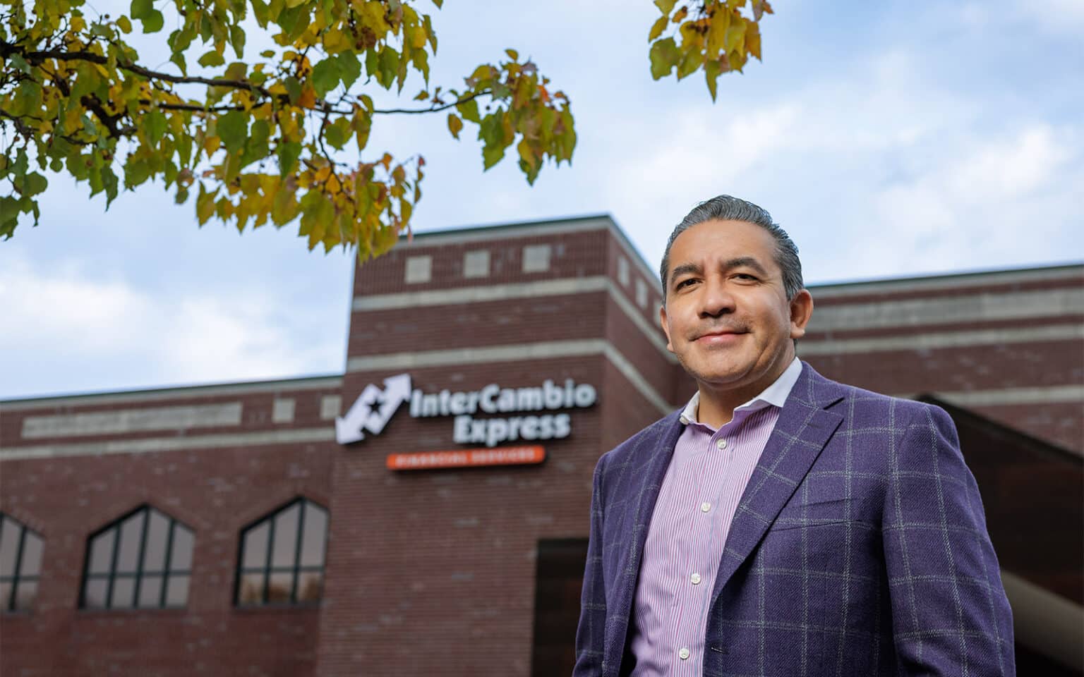 Isaac Torres Expands InterCambio Express into California - Hispanic ...