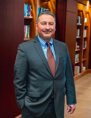 Richard Muñoz Builds Better Nonprofits - Hispanic Executive